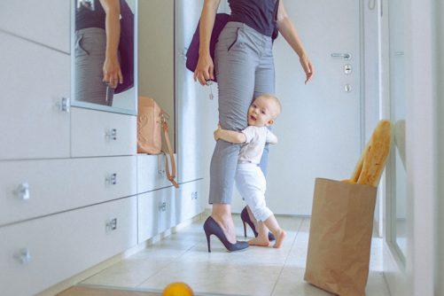 7 Helpful Tips To Deal With A Clingy Baby
