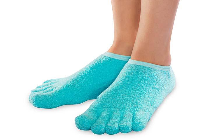 11 Best Moisturizing Socks To Buy In 2020