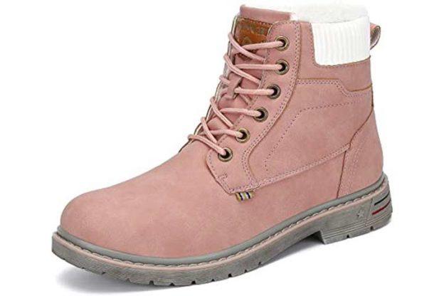 14 Best Winter Boots For College Students-2021