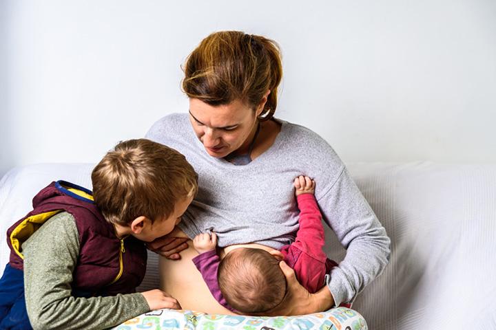 Tandem Breastfeeding How To Start Benefits And Challenges