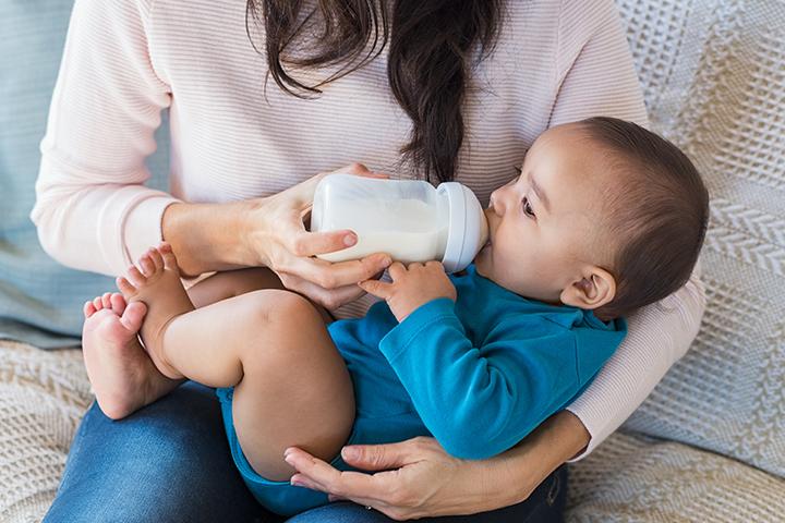 5 Signs Of Overfeeding A Baby, Causes And Steps To Prevent It - MomJunction